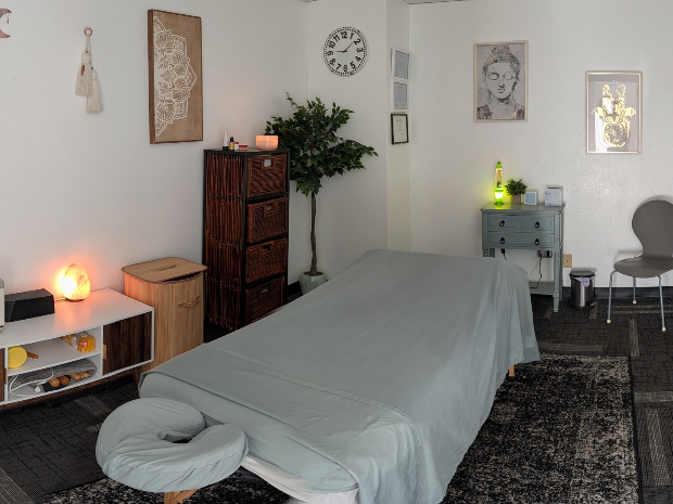 Book a massage with HeartsEase Massage | Sioux City IA 51106